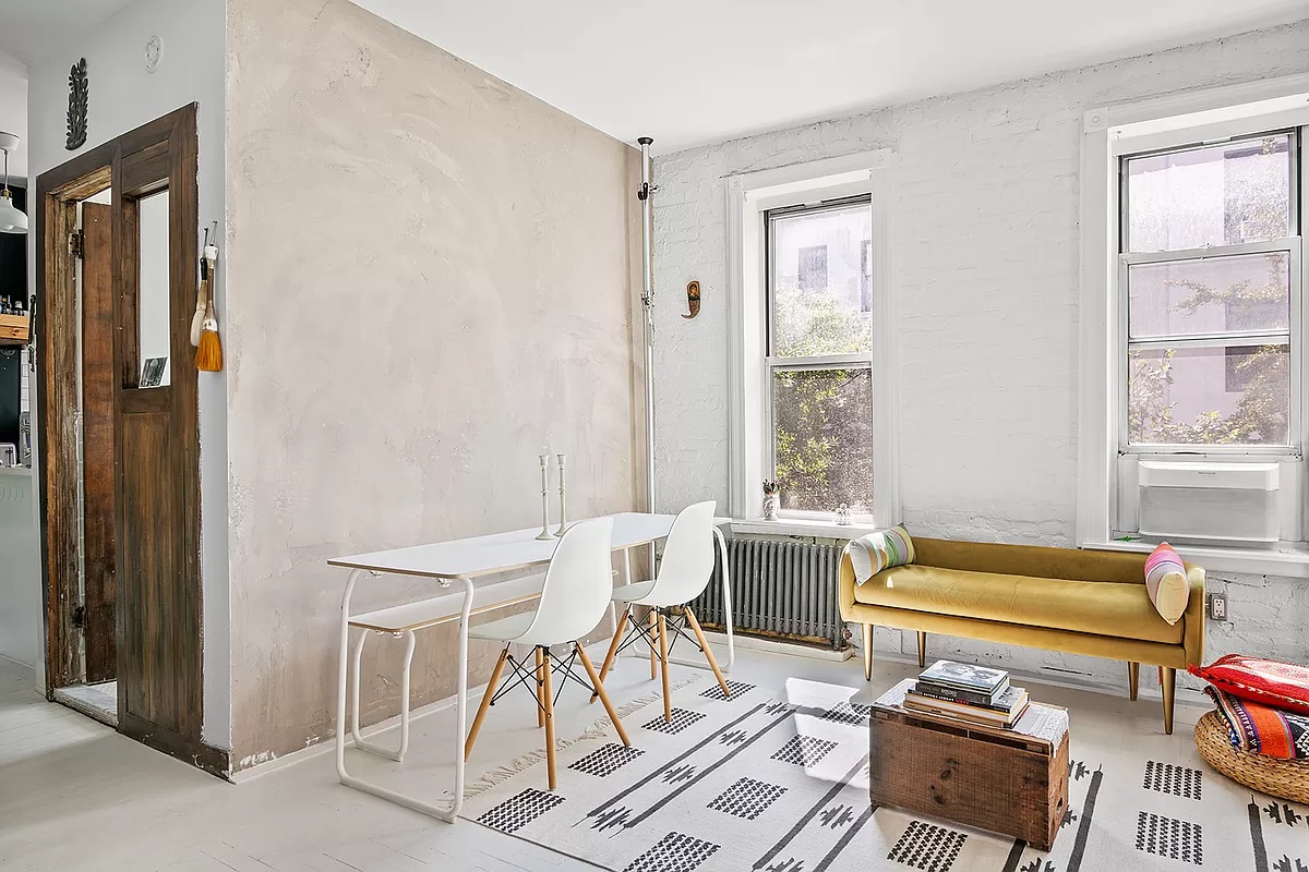 Renovated Chelsea Studio With In-Unit Laundry Asks $699K | StreetEasy
