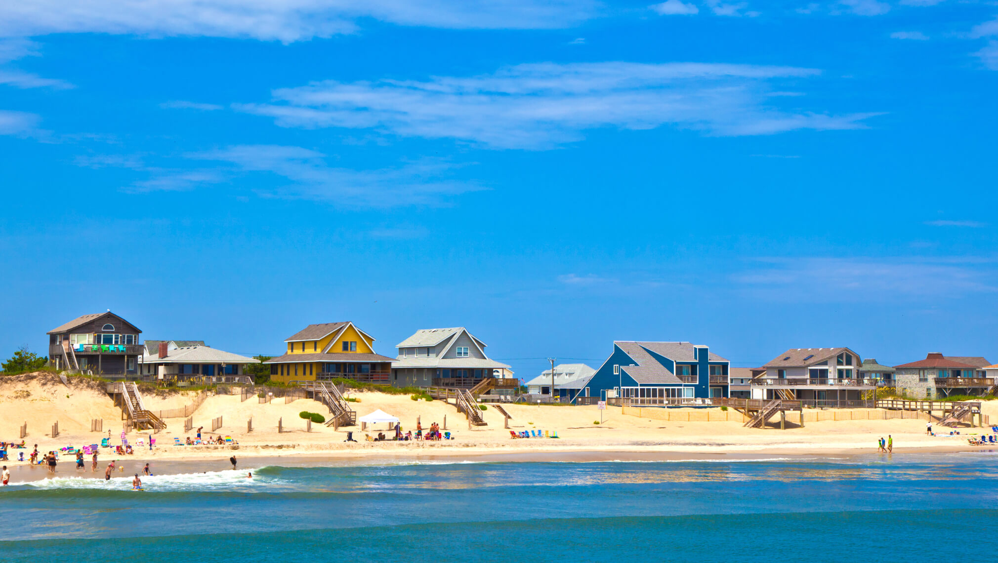 Living in a Tourist Town: How to Know if It's Right for You | Zillow