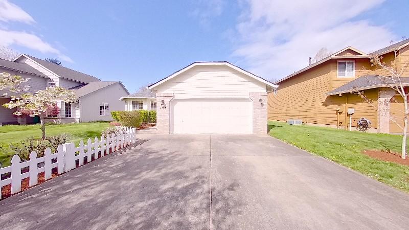 View 2003 SW Stella Way | Zillow