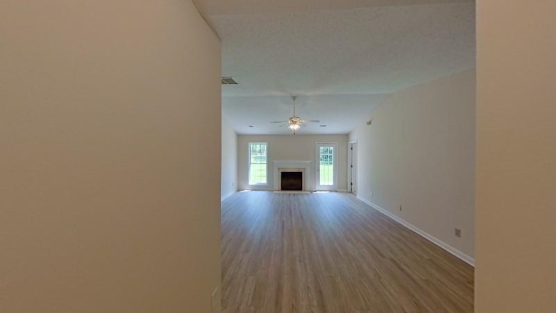 View 1109 Ravenwood Dr | Zillow